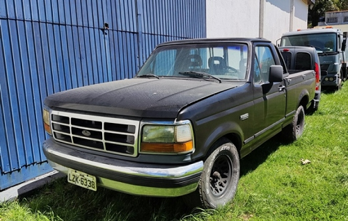 Leilão da Marinha Tem 3 Toyota Bandeirantes, Ford F1000, F14000 e ...