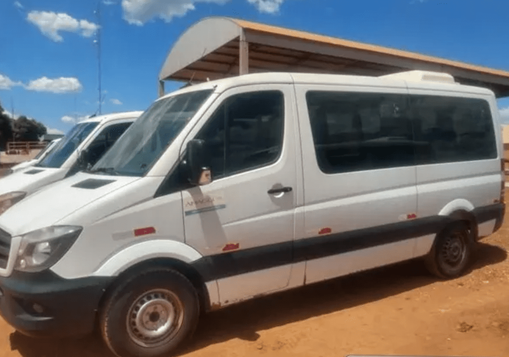 9 Mercedes Sprinter Semi Novas, Chevrolet S10, Fiat Strada, Iphone ...