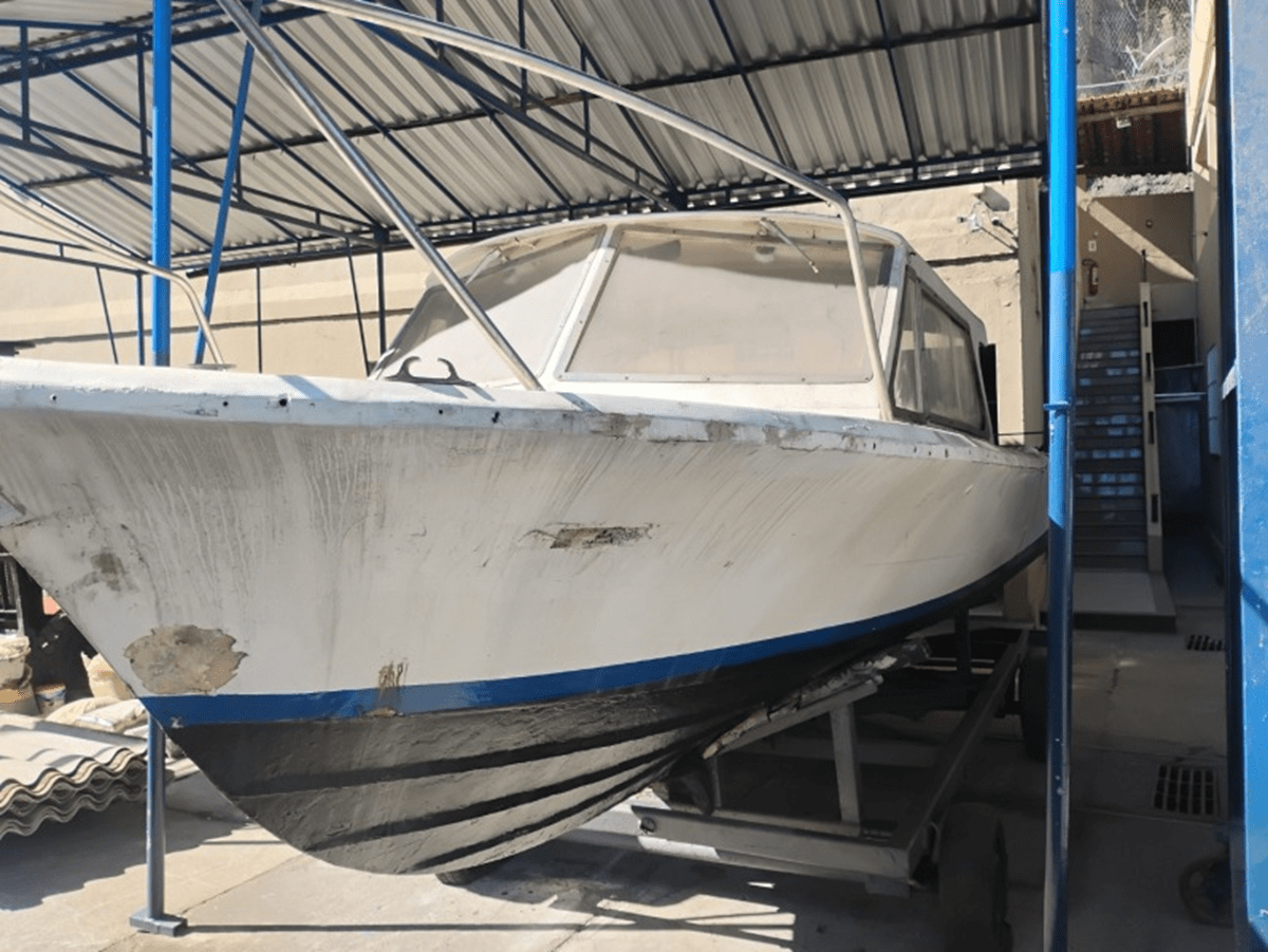 Leilão da Marinha do Brasil tem lanchas, motor de popa e Trator